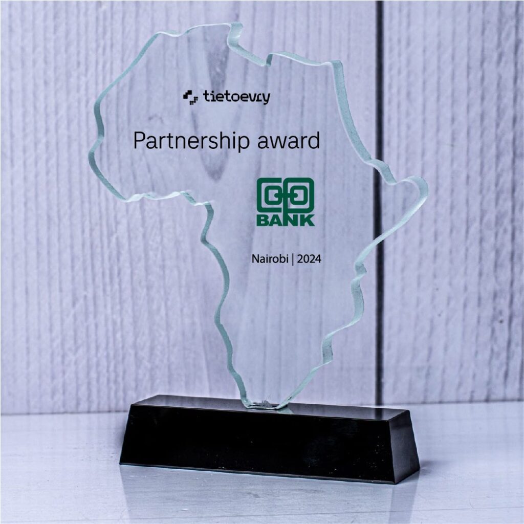 Crystal Map Of Africa Award Trophy – Rio Gift Shop Nairobi